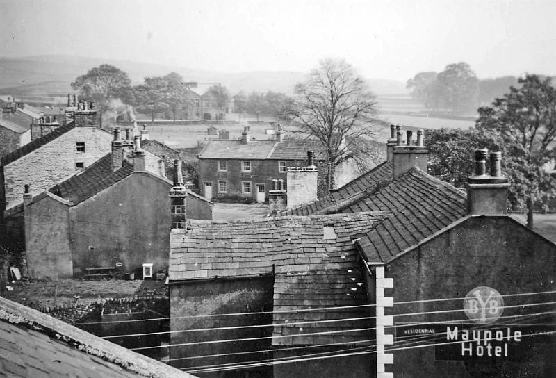 Exit/Old Photographs of Long Preston/Houses/Maypole Inn roofs