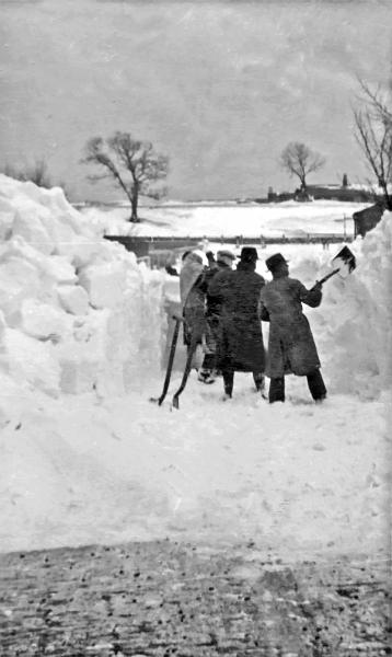 Exit/Old Photographs of Long Preston/Houses/Snow Kayley Hill 1940